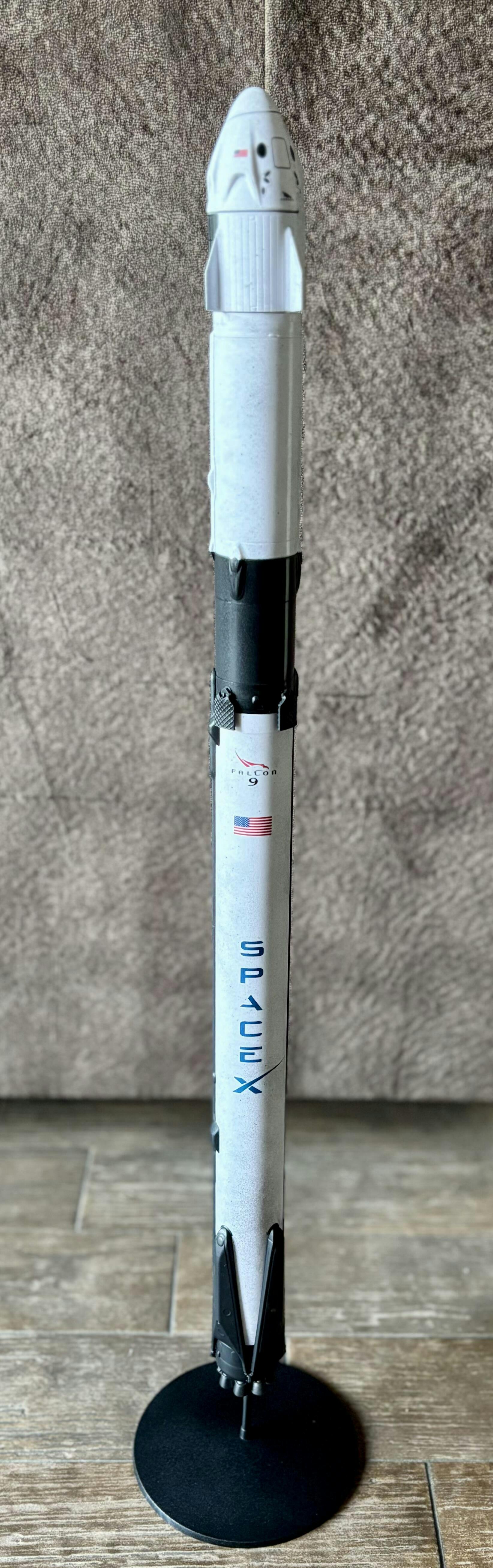 SpaceX Falcon 9 Model Rocket - Estes Rockets