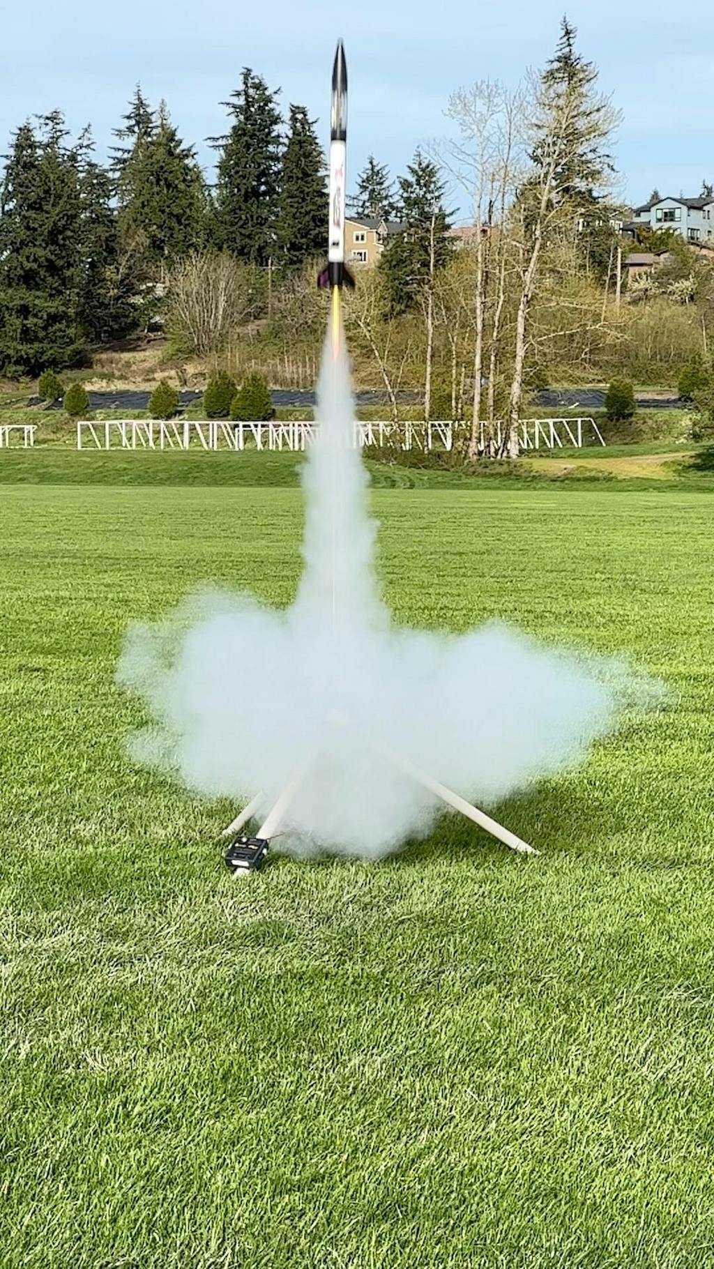 Orbitron™ Model Rocket - Futuristic Design & High-Flying Fun | Estes ...