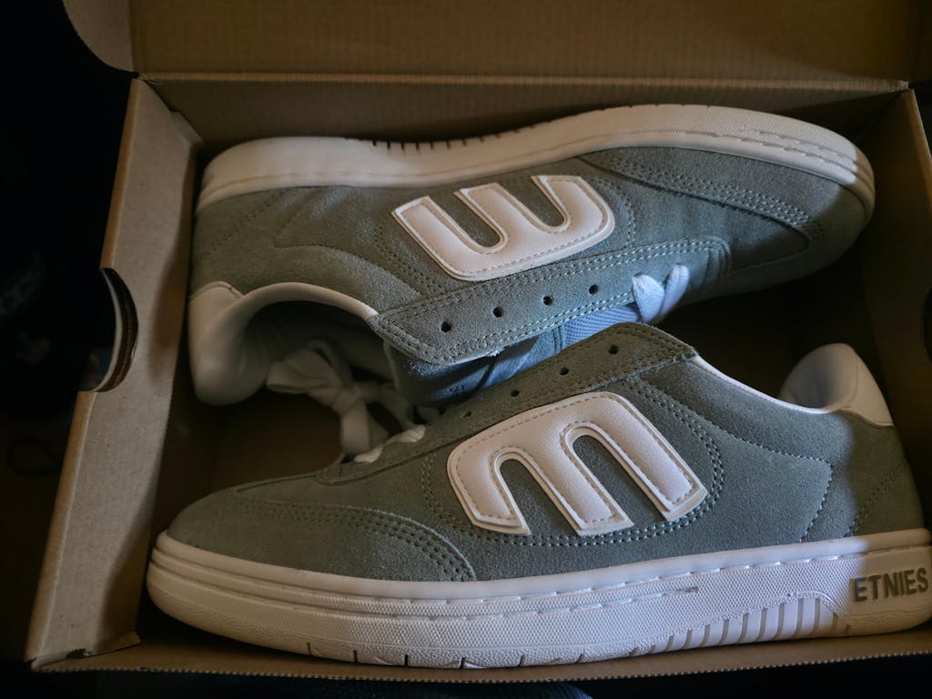 Locut white/blue - skate shoes | etnies Official