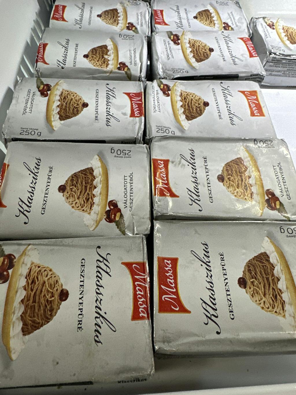 24x Hungarian MASSA Frozen Chestnut Puree 73% - Gesztenyepüré 250g / 8 ...