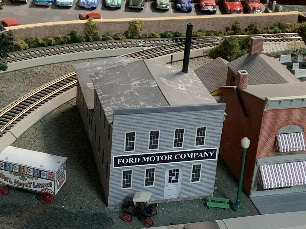 Model Builder Modeling Software for Model Trains and DIY Dioramas. Get