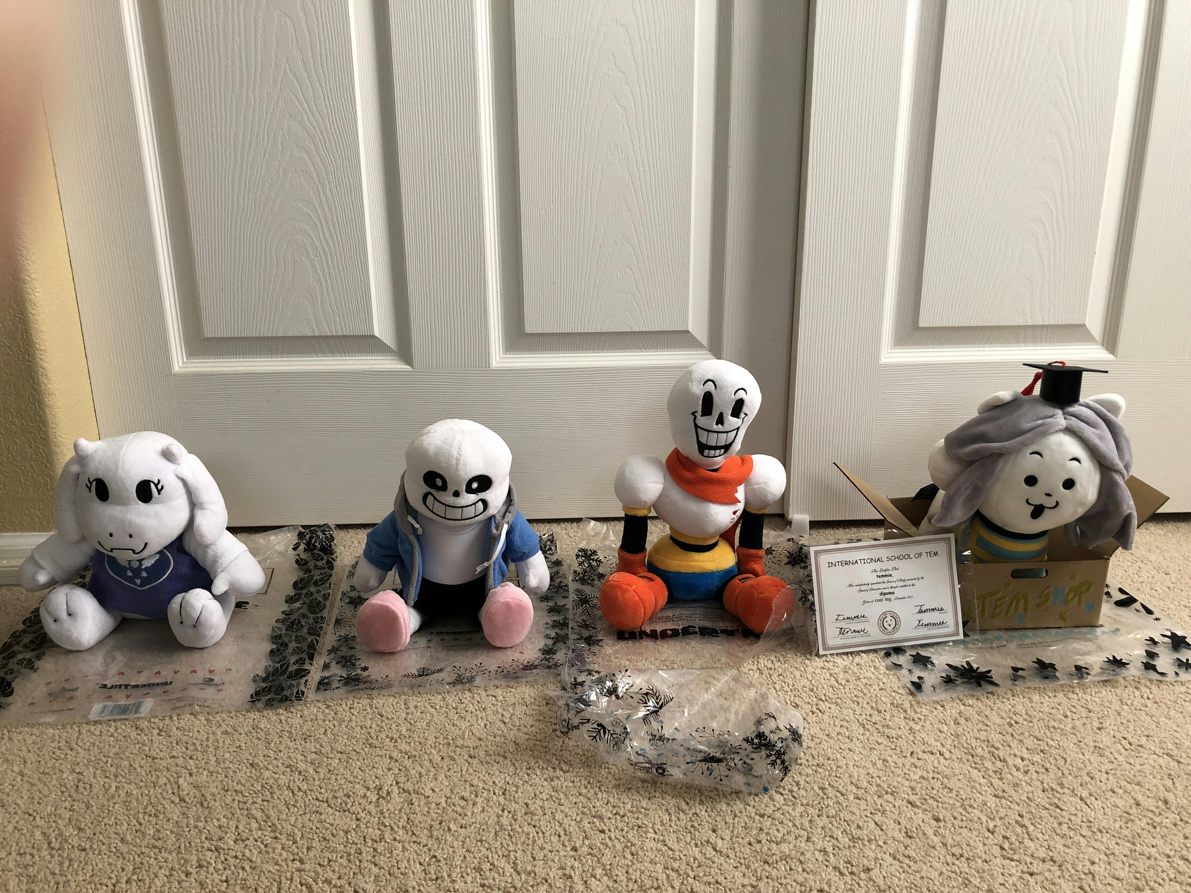 UNDERTALE - Shop Tem Plush - Fangamer