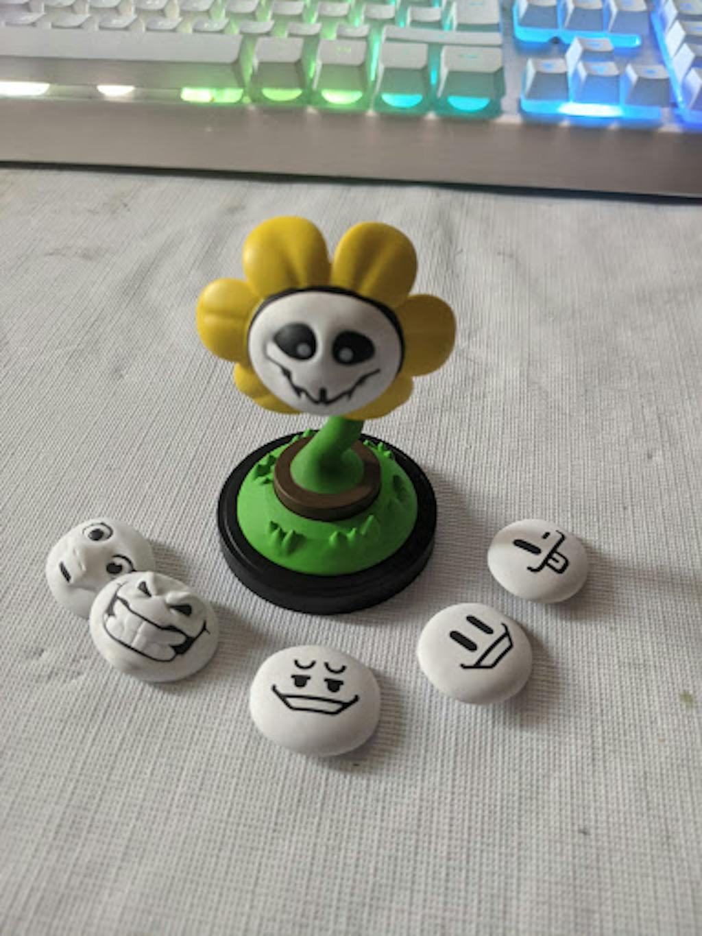 UNDERTALE - Flowey Little Buddy - Fangamer