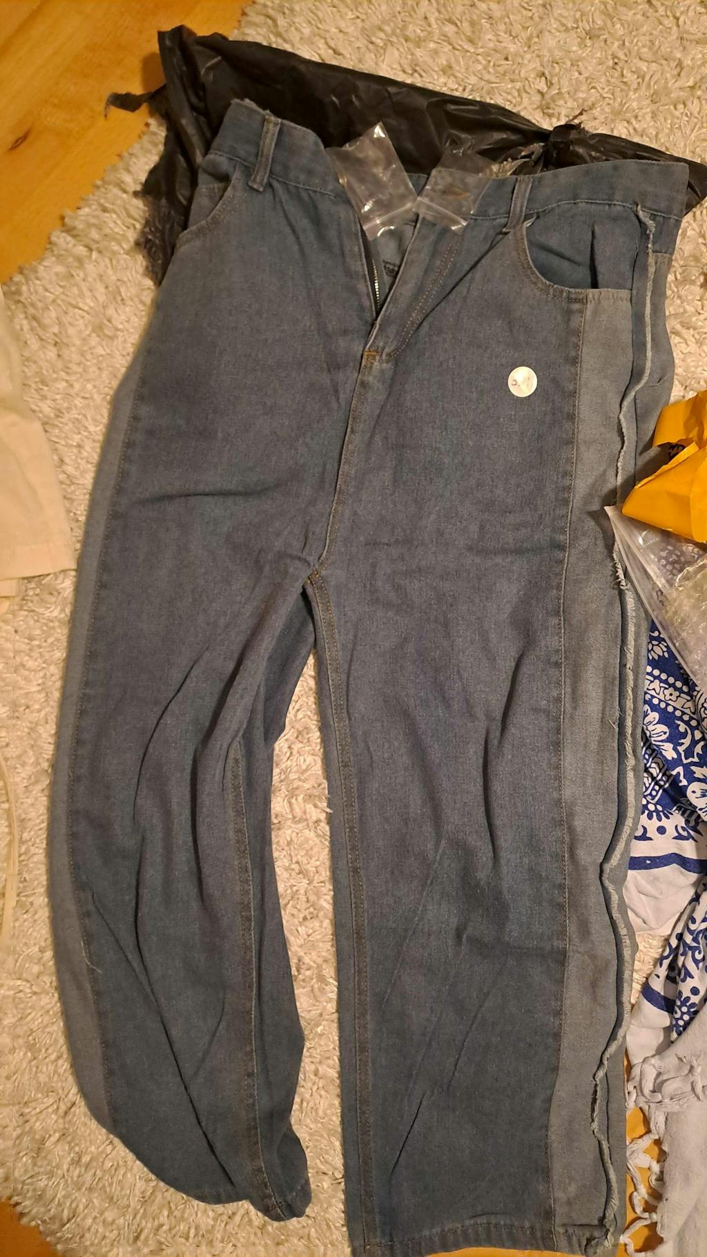 Blue Side Distressed Denim Jeans | Jeongin - Stray Kids - Fashion Chingu