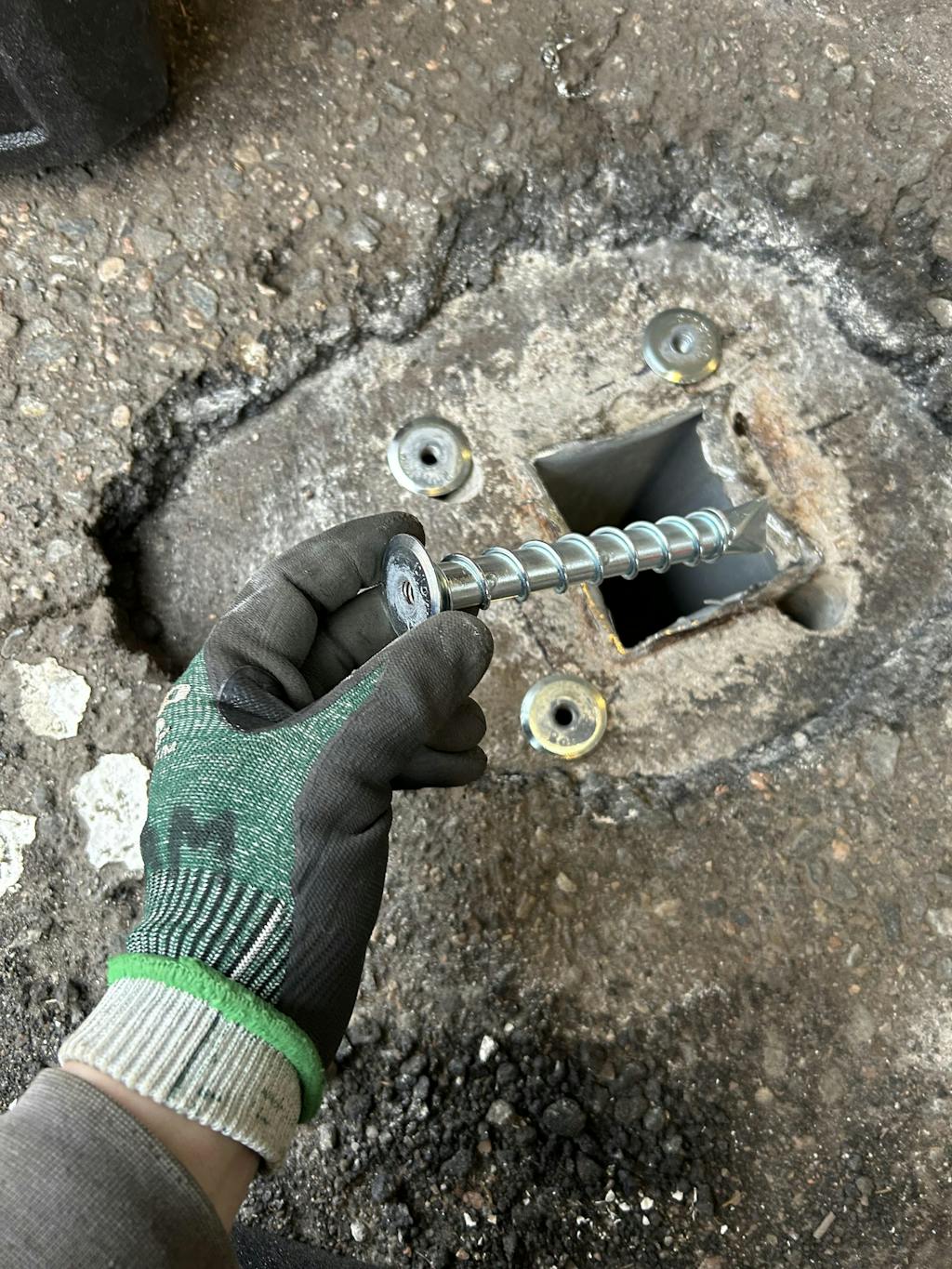 Bolthold eAK4 Asphalt Anchor Kit w/ 4 SP10 & Epoxy Grout – Fasteners Plus