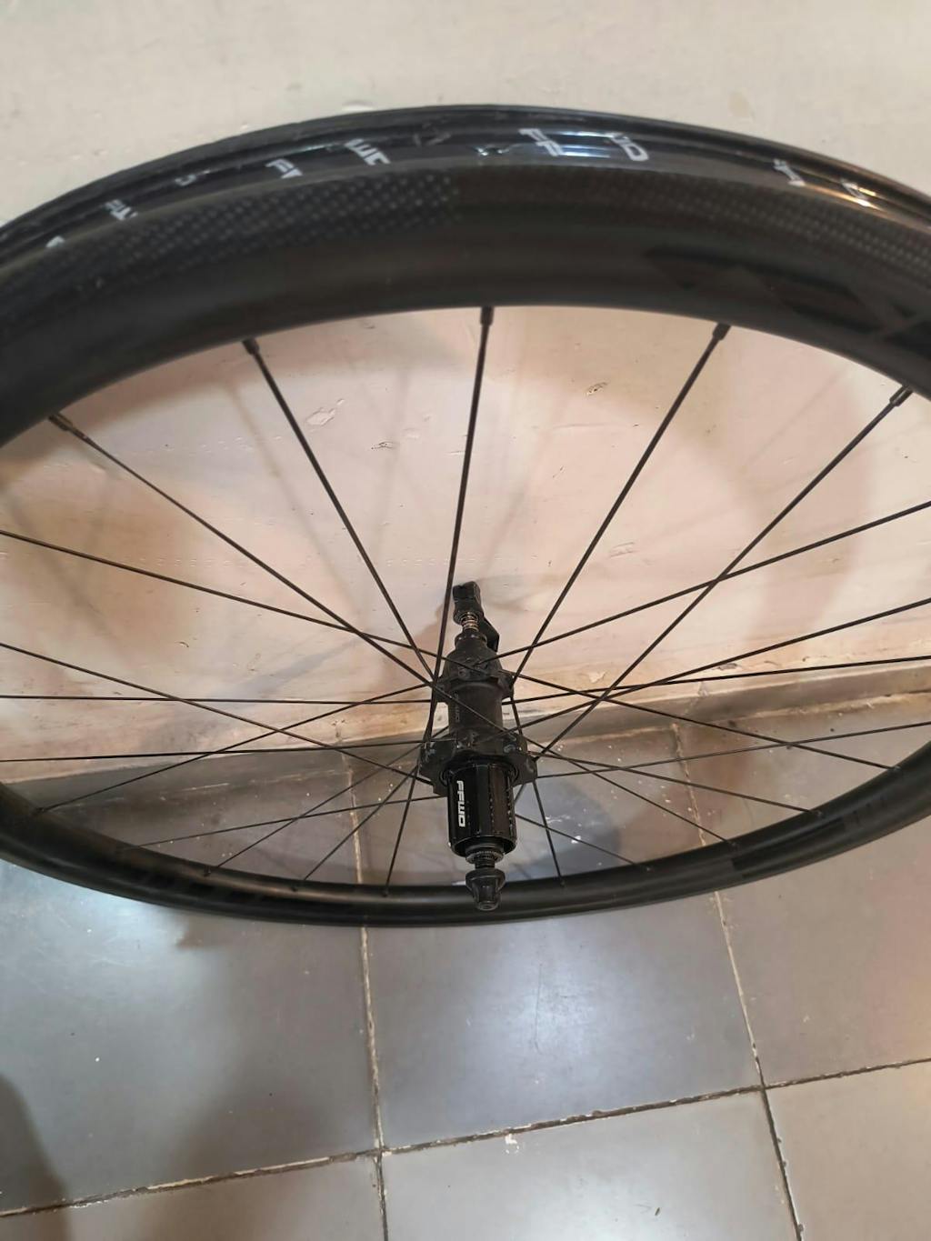 F4R Full Carbon Clincher - FFWD Wheels