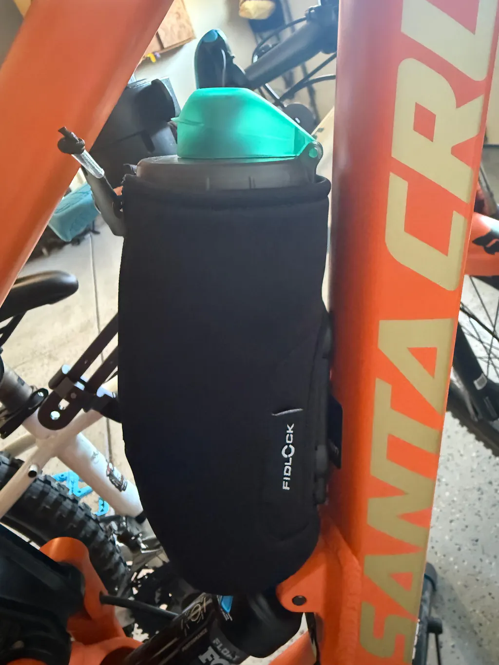 Fidlock Bike | TWIST 590 Antibacterial FIDGUARD Bottle + Bike Base