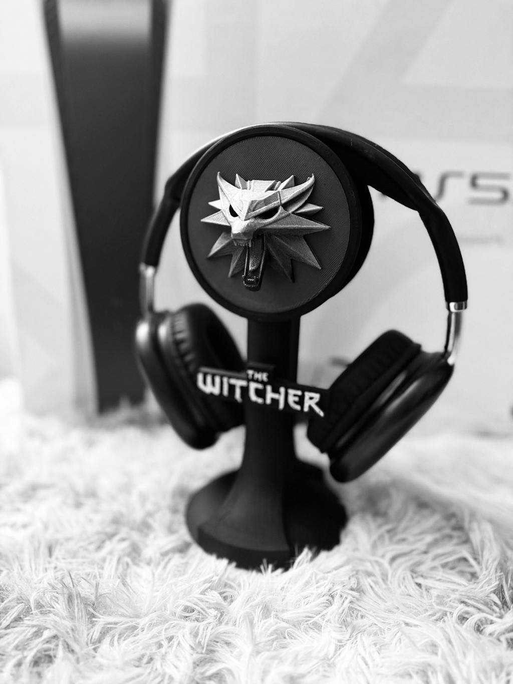 The Witcher Headphone Stand – FigureOut