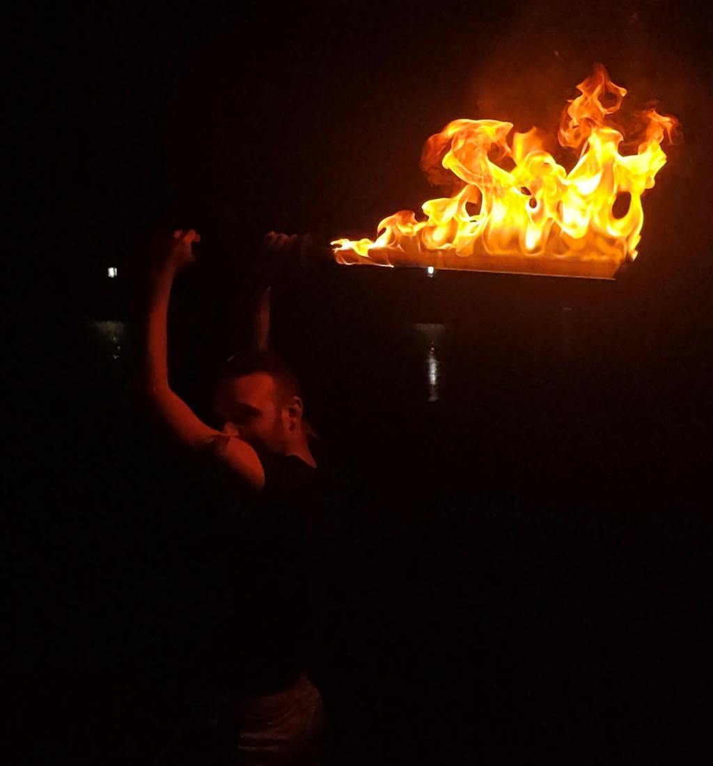 Gora Contact Fire Sword - Tapered Handle – Firetoys US