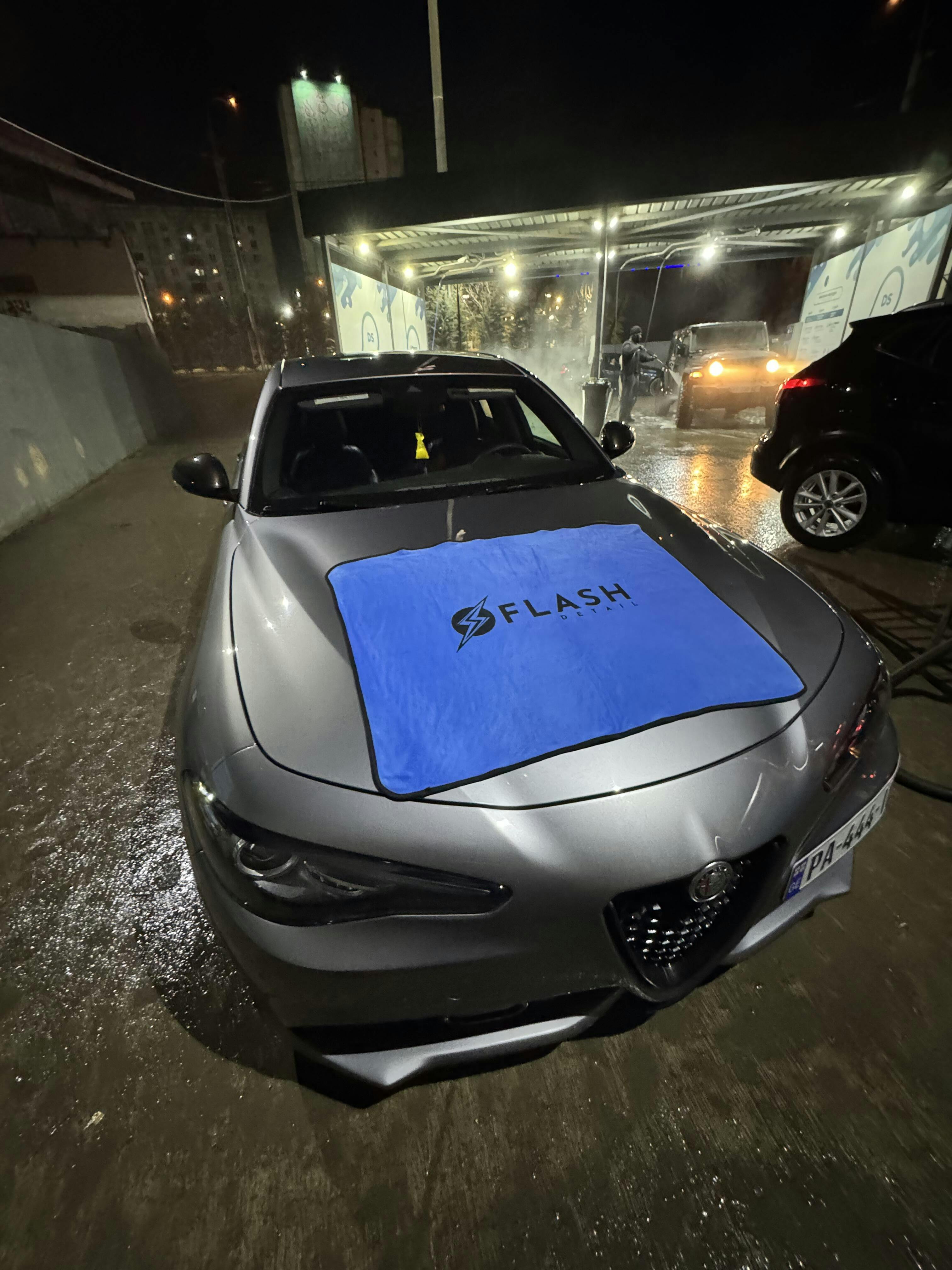 THE FLASH DETAIL TOWEL - The easiest way to dry your car – FLASHDETAIL INT.