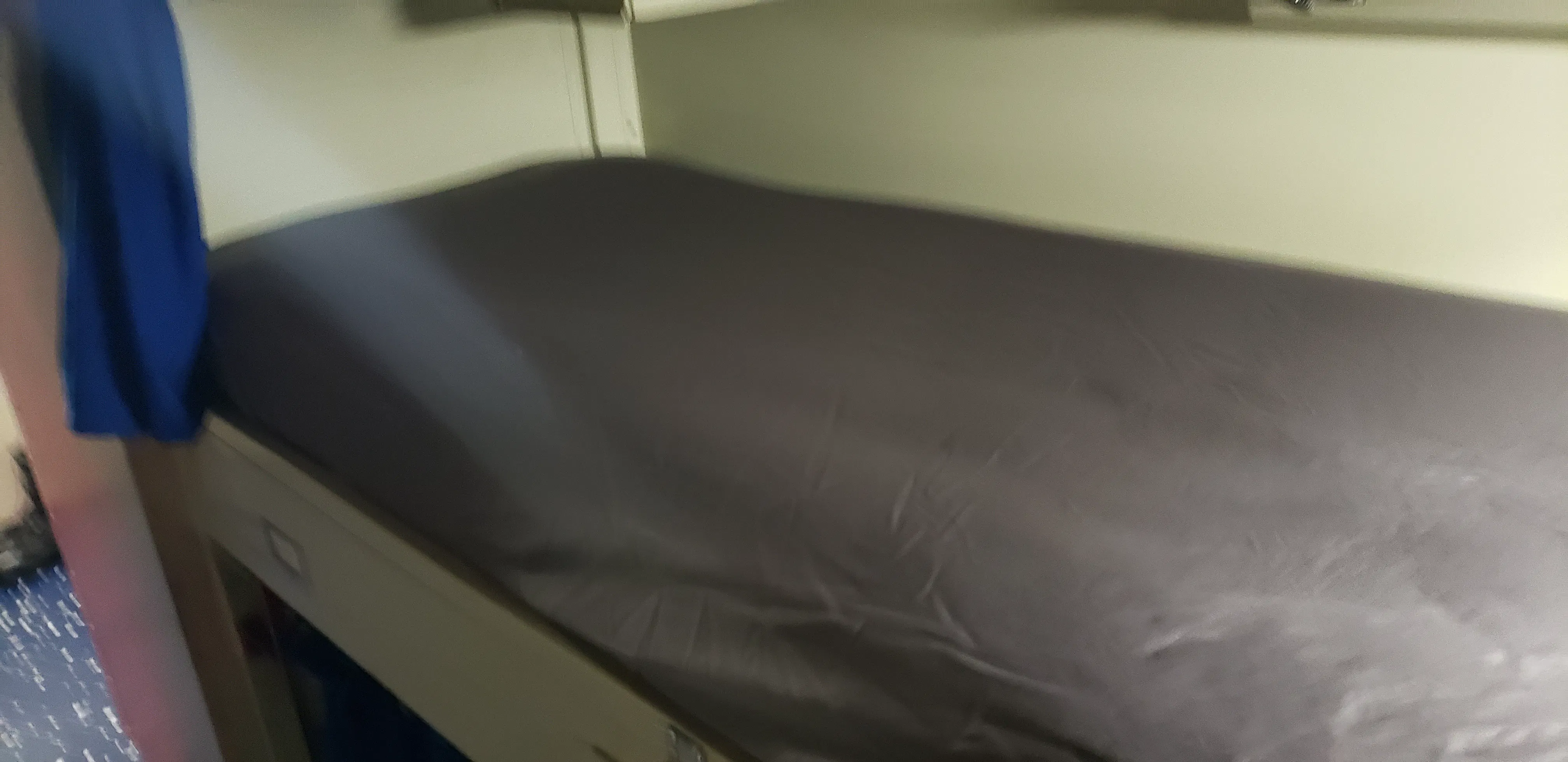 Luxury Comfort Care Package | Fleet Sheets | Navy Racks