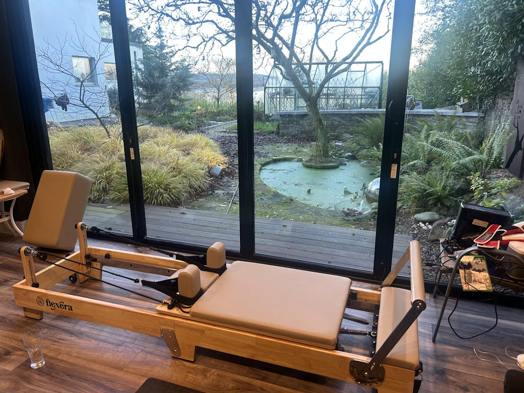 Flexera Folding - Foldable Oak Pilates Reformer