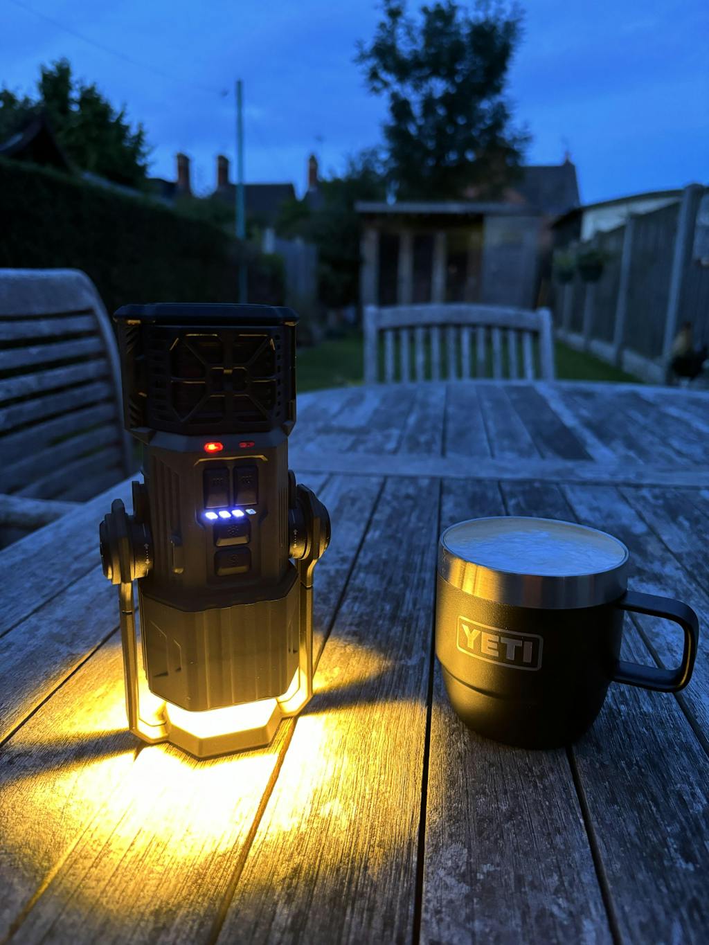 EVO REPELLER | 3-in-1 Outdoor Mosquito Repeller Lantern - Flextail