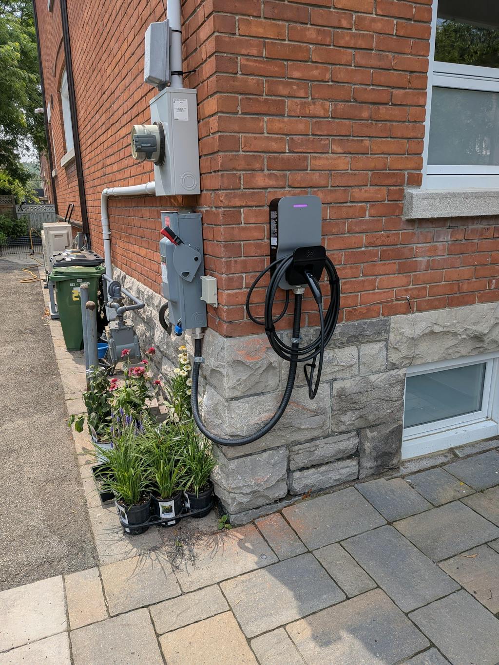 FLO Home X6 - 50-amp charging station | FLO Store