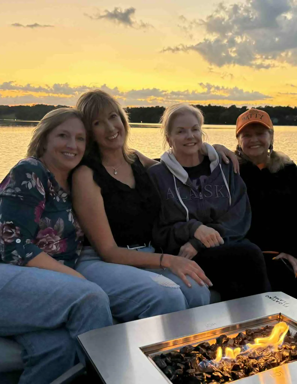 Pontoon Boat Fire Pit – Floating Flame