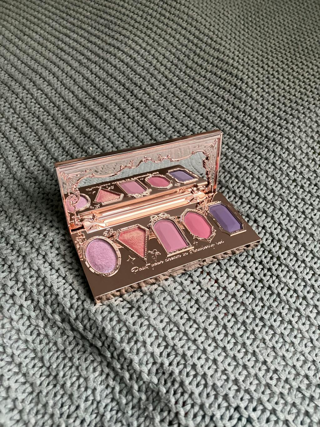 Violet Strawberry Rococo Eyeshadow Palette – Flower Knows
