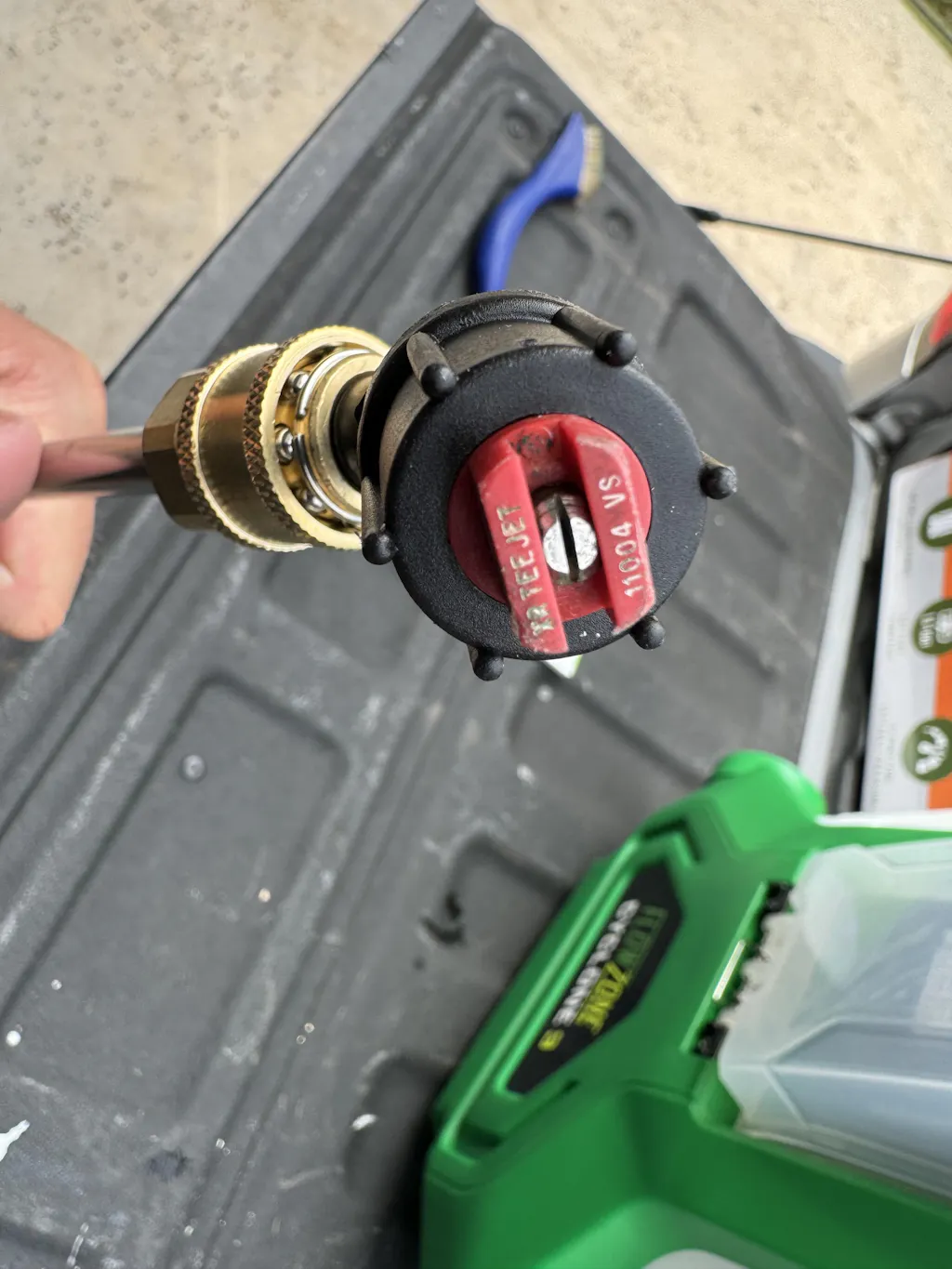 Cyclone 3 Battery Powered Backpack Sprayer | FlowZone®