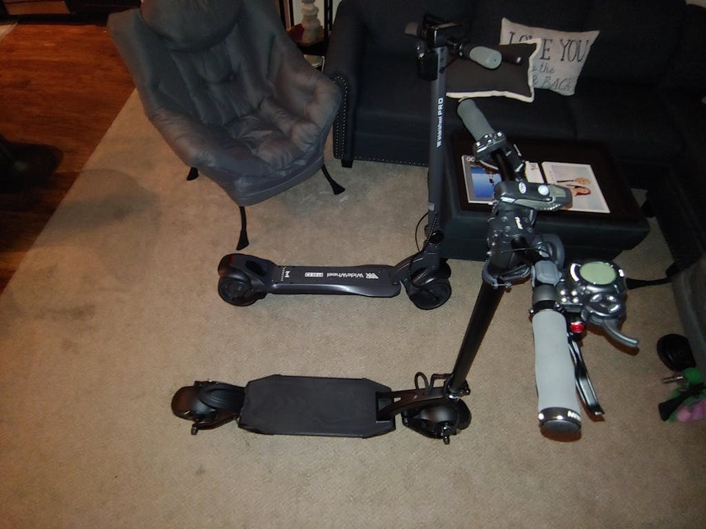 🛴 MANTIS 8 - Powerful & Compact All Round Electric Scooter