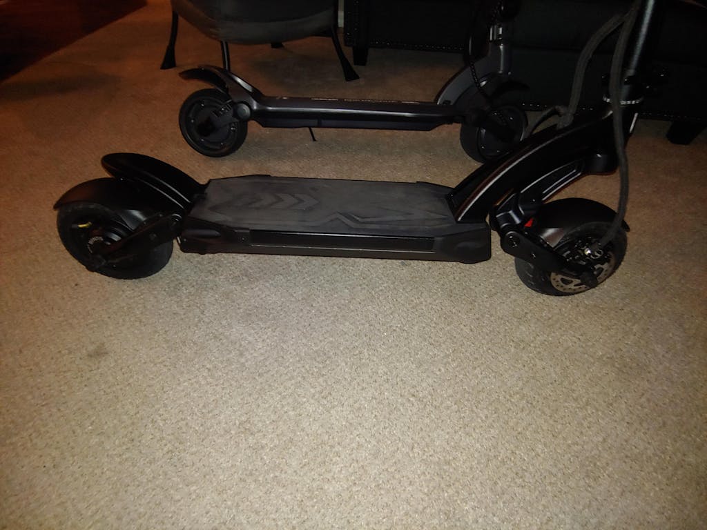 🛴 MANTIS 8 - Powerful & Compact All Round Electric Scooter