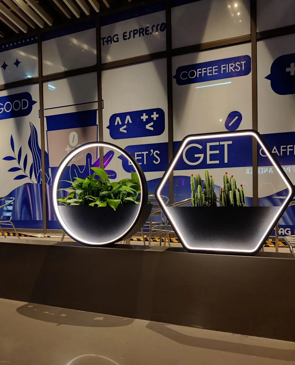 Waterproof Solar LED Outdoor Wall Light Wall Wall Sconce Plants Pot ...