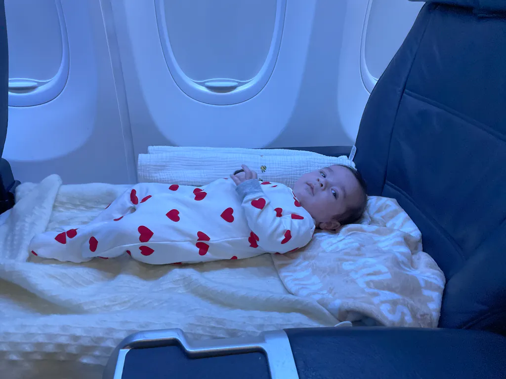 FLYAWAY KIDS BED: Parents LOVE this airline approved travel accessory ...