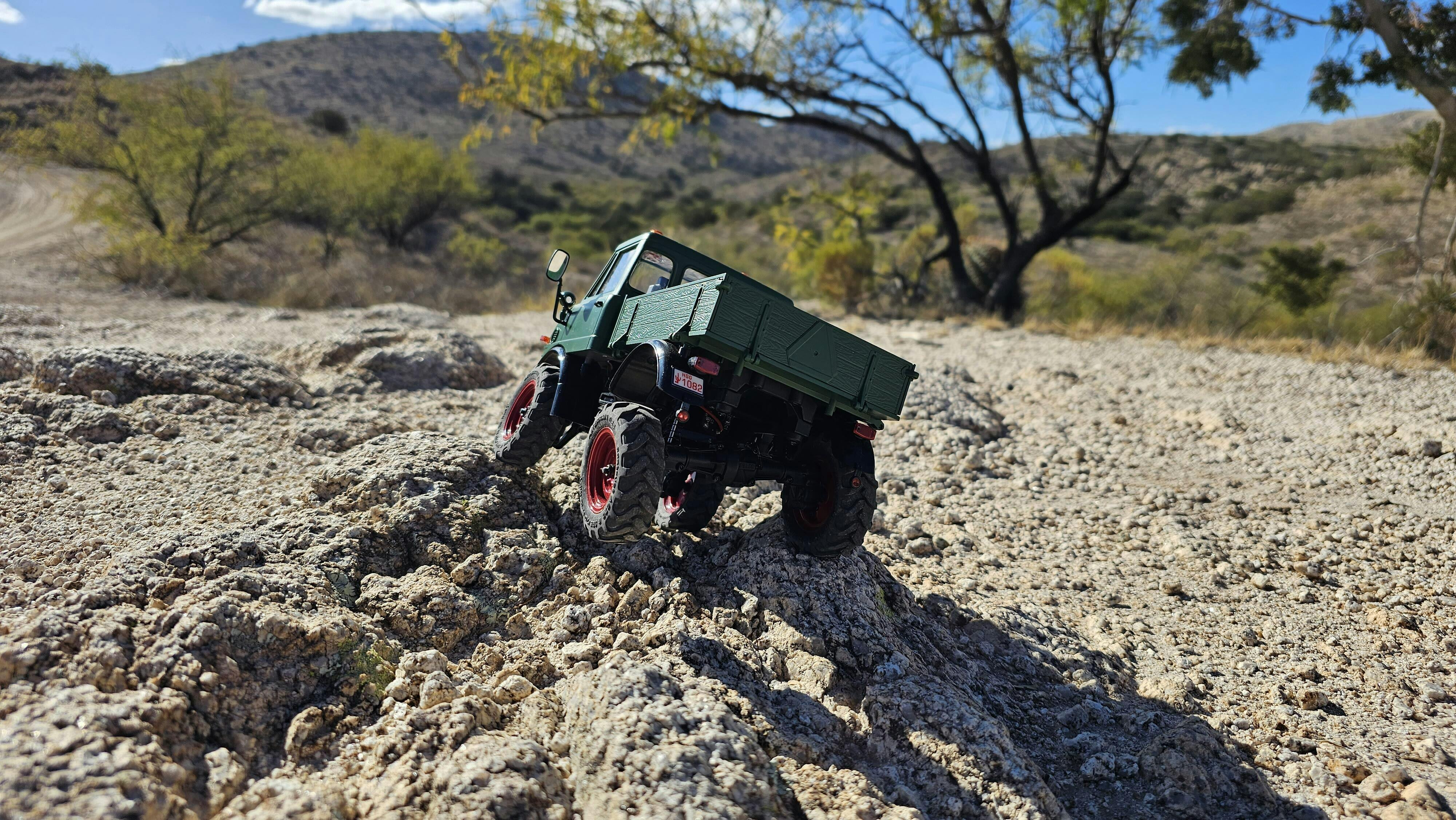 FMS 1/24 FCX24 Unimog 421 RTR | Realistic RC Car Adventure – FMS Model