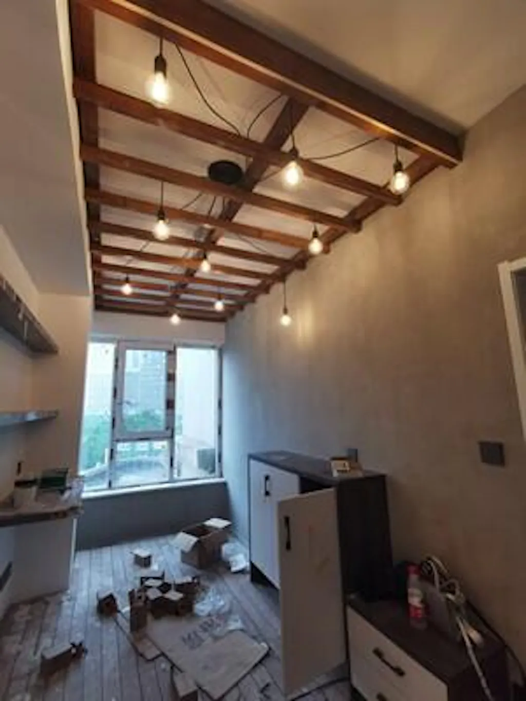 The Spider Chandelier, Dramatic and Unique Lighting for Indoor Spaces ...