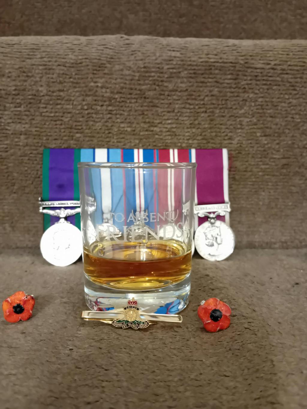 'TO ABSENT FRIENDS' WHISKY GLASS – Force Wear