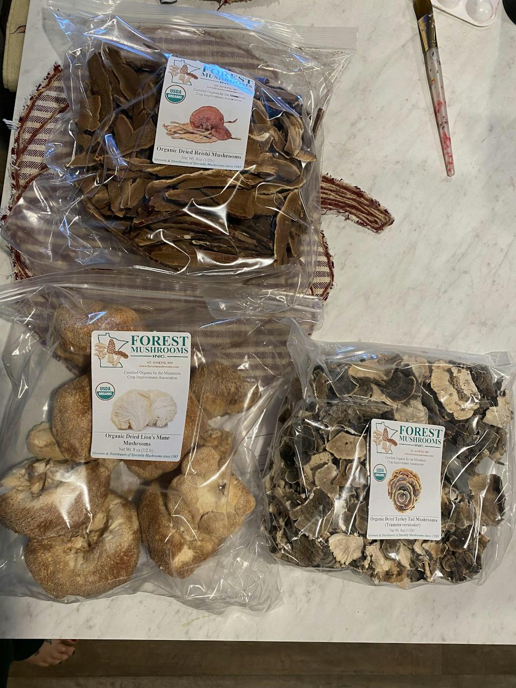 Dried Organic Lion's Mane (Pom Pom) Mushrooms, Sliced – Forest Mushrooms