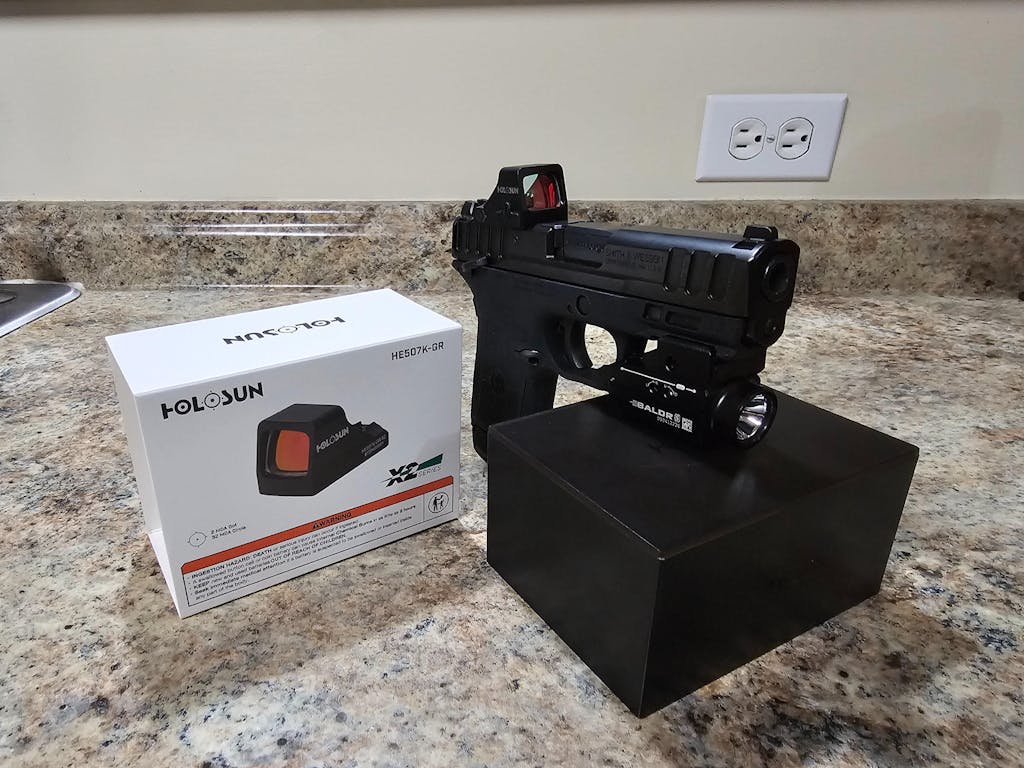 Top 5 S&W Shield Plus Holosun Red Dots Sights + How to Mount – Freedom ...