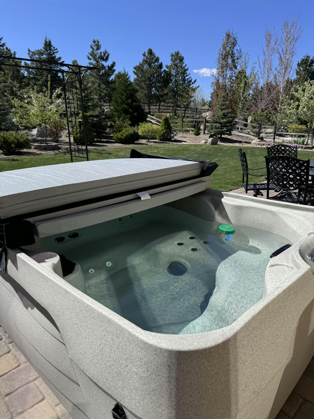 4-Seat Azure Spa Hot Tub | Freeflow Spas