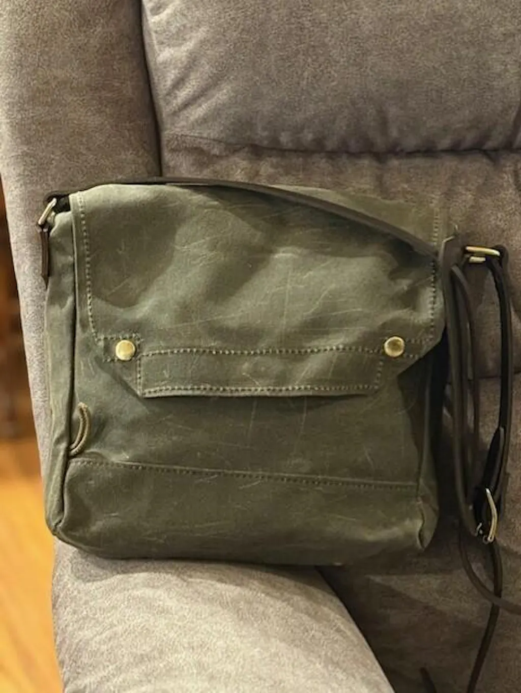 Archaeologist Satchel | Frost River