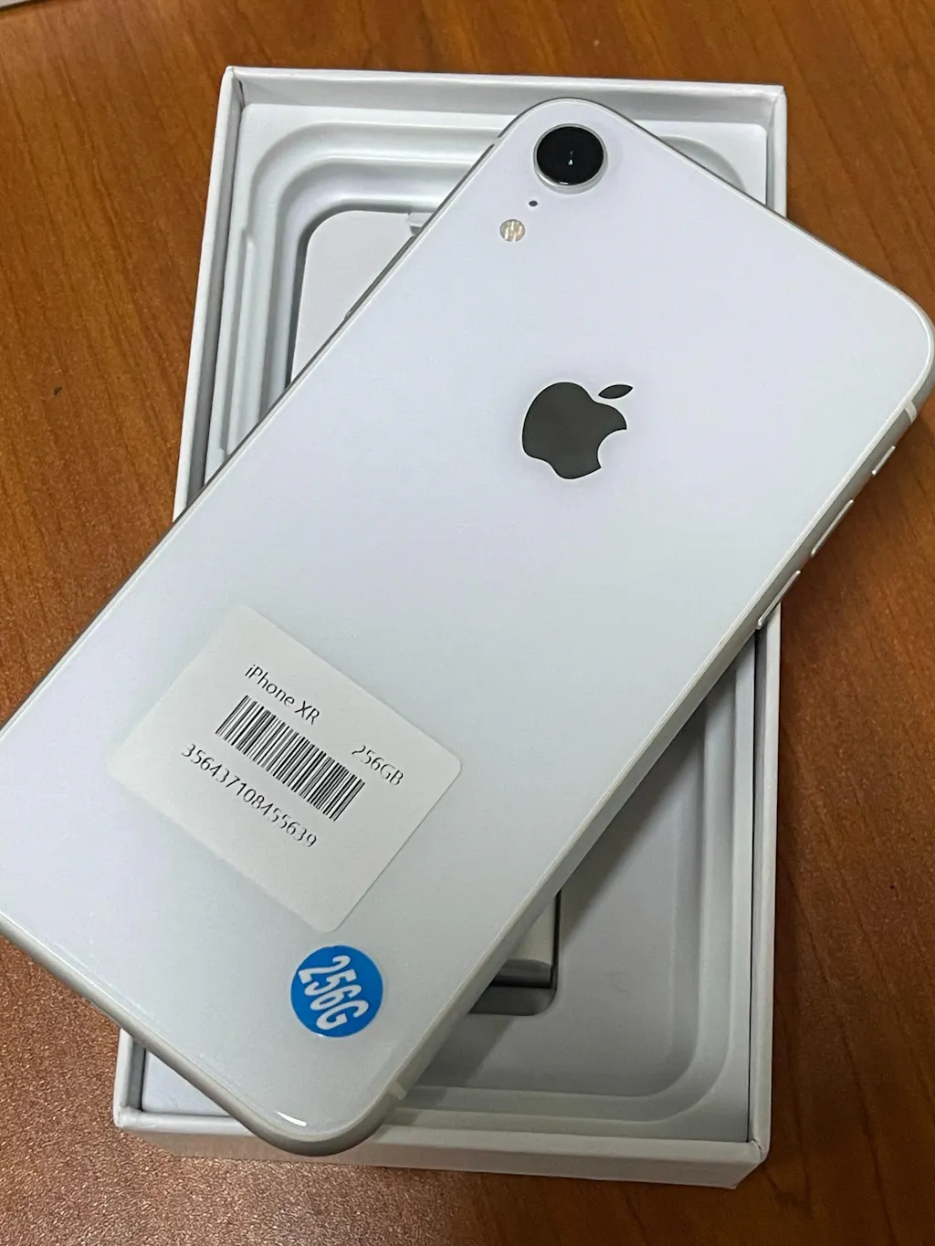 Pre-Owned iPhone XR – GadgetHunter