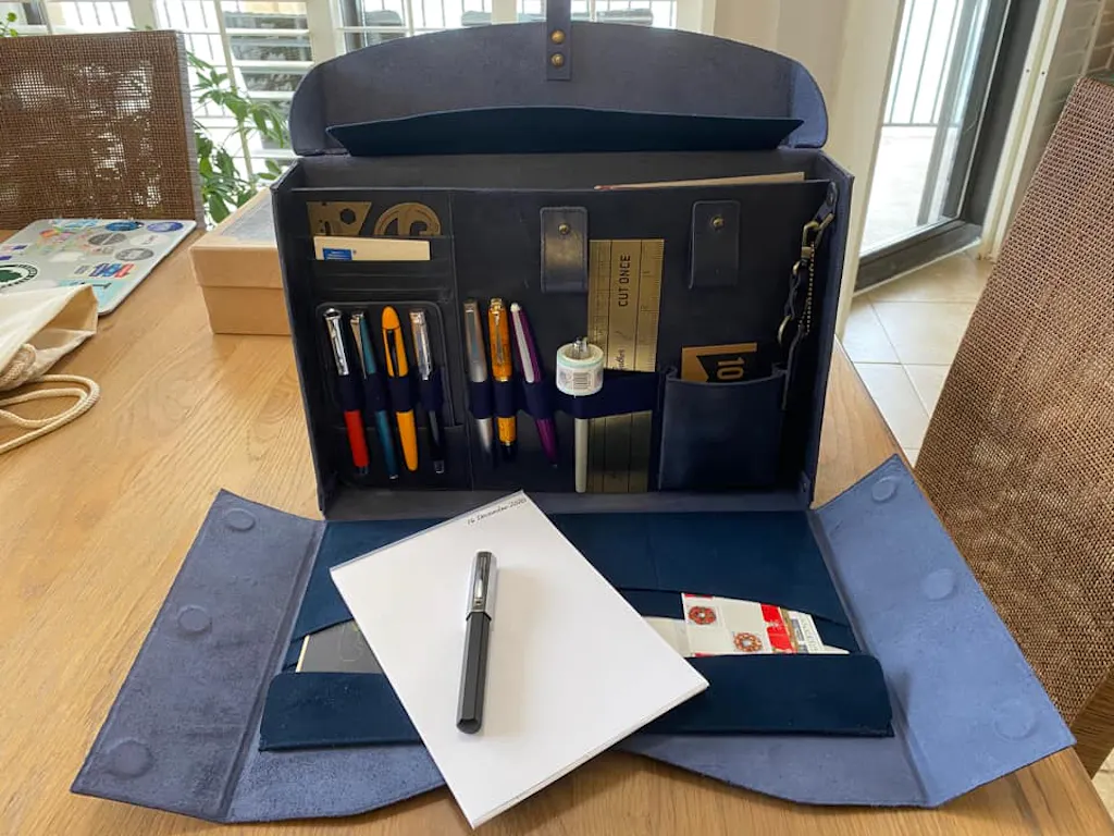 Leather Writer's Medic Bag XLarge - Crazy Horse Navy Blue | Galen Leather