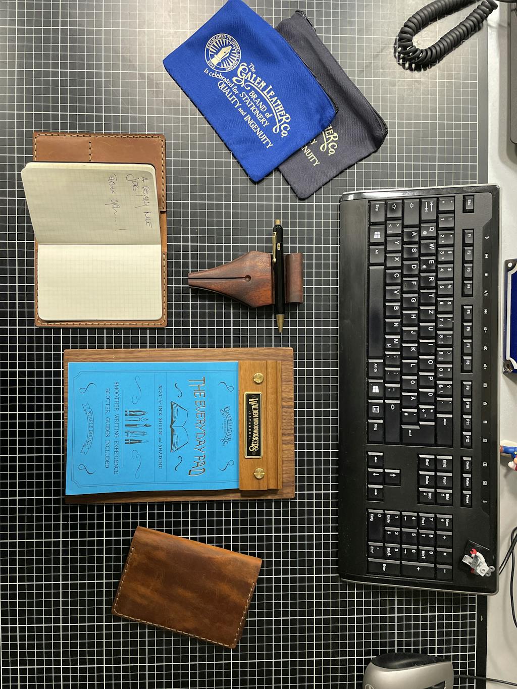 The Note Board - Wooden Rhodia Notepad Holder - Walnut | Galen Leather