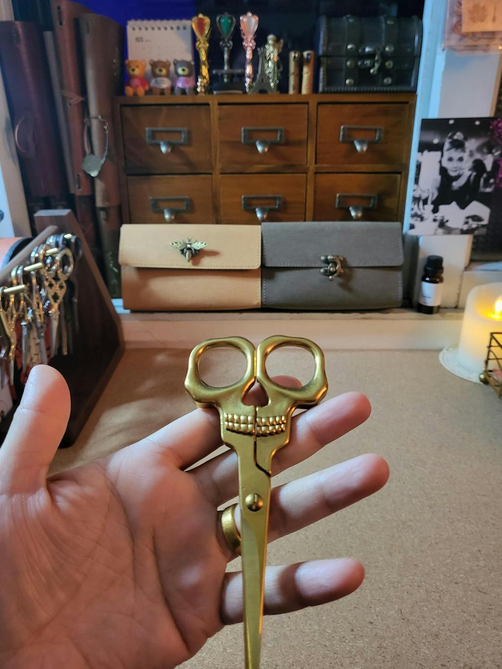 Skull Scissors Brass - Galen Leather