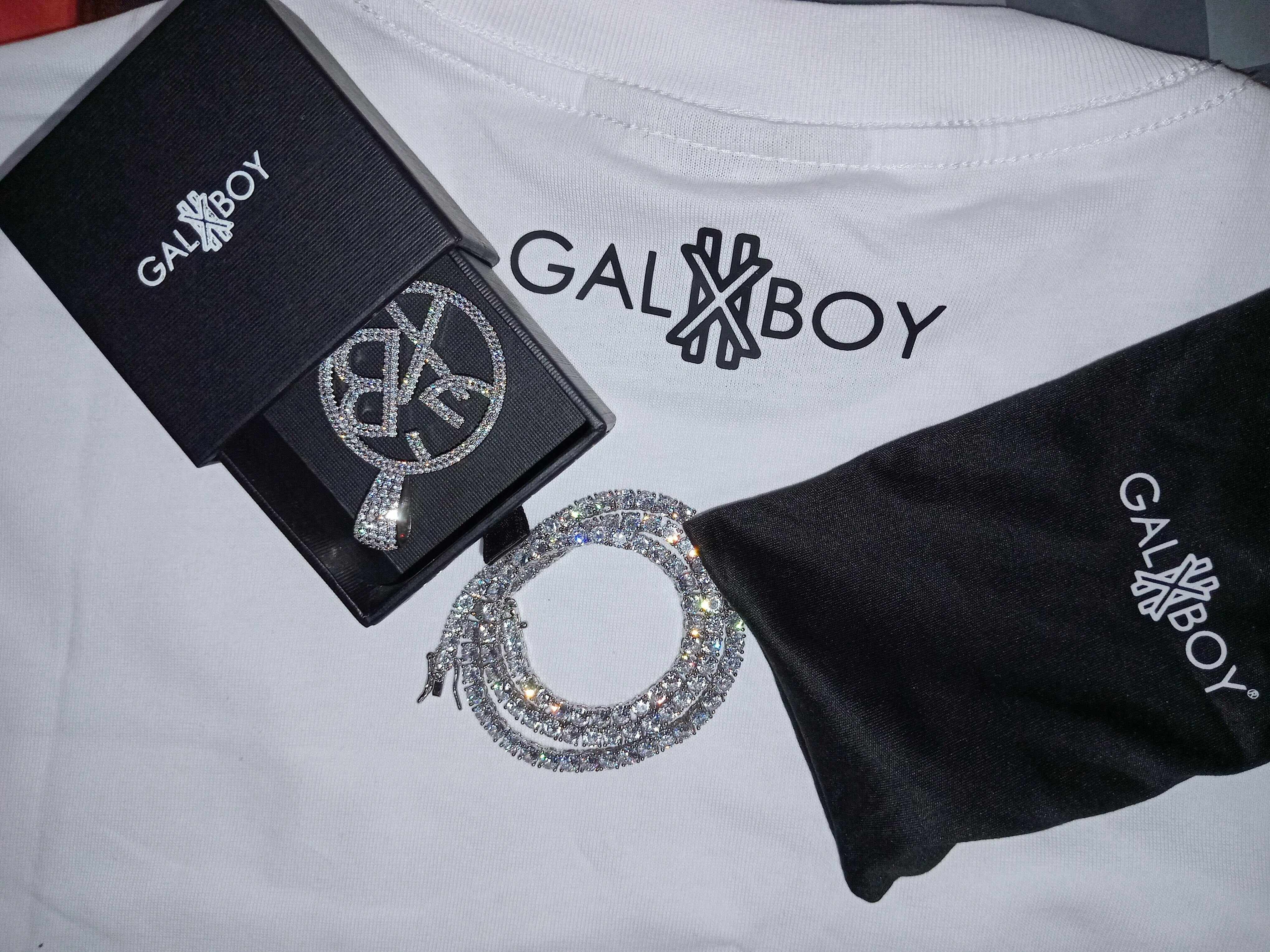 GXB PENDANT NECKLACE