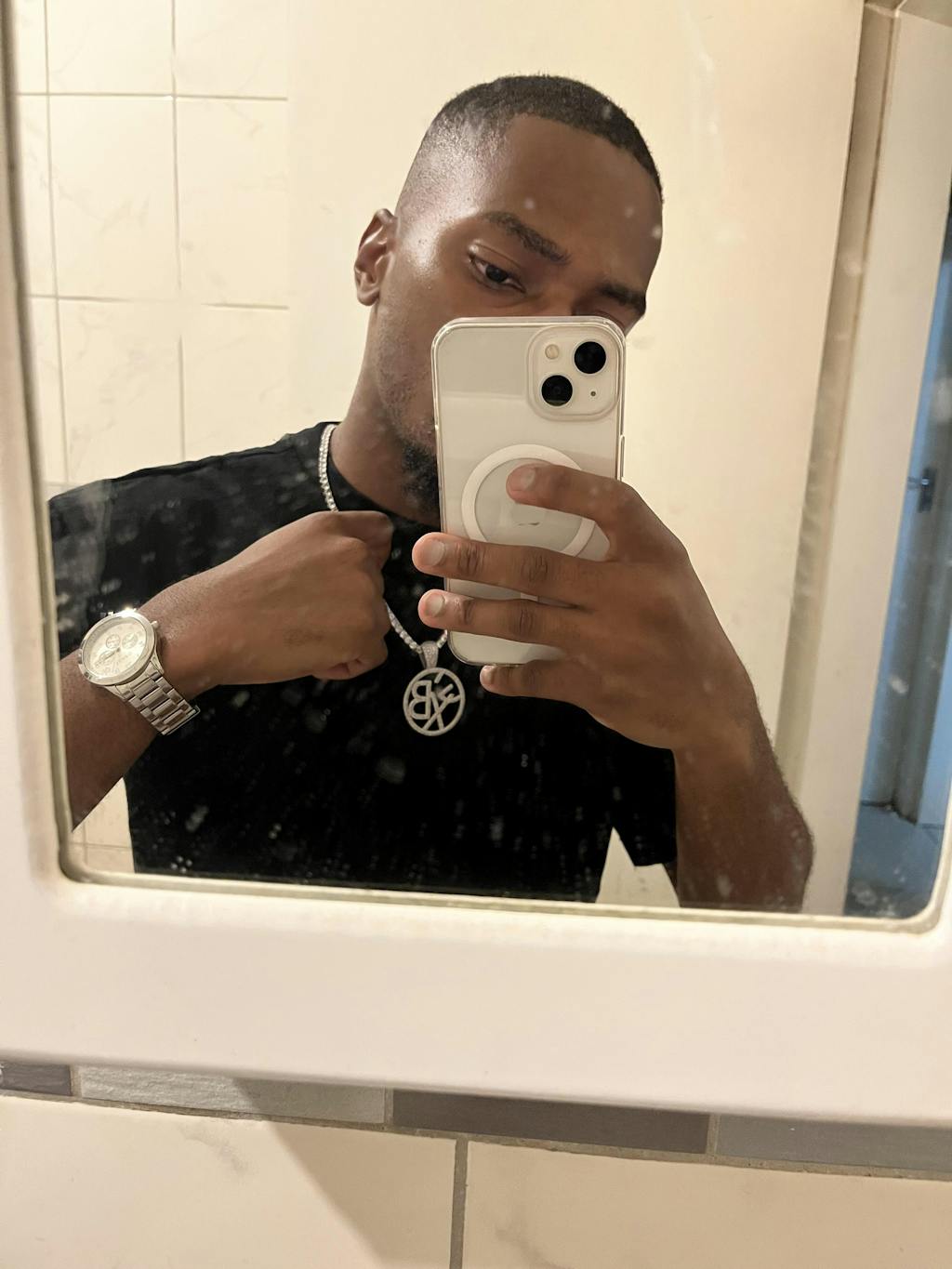 GXB PENDANT NECKLACE