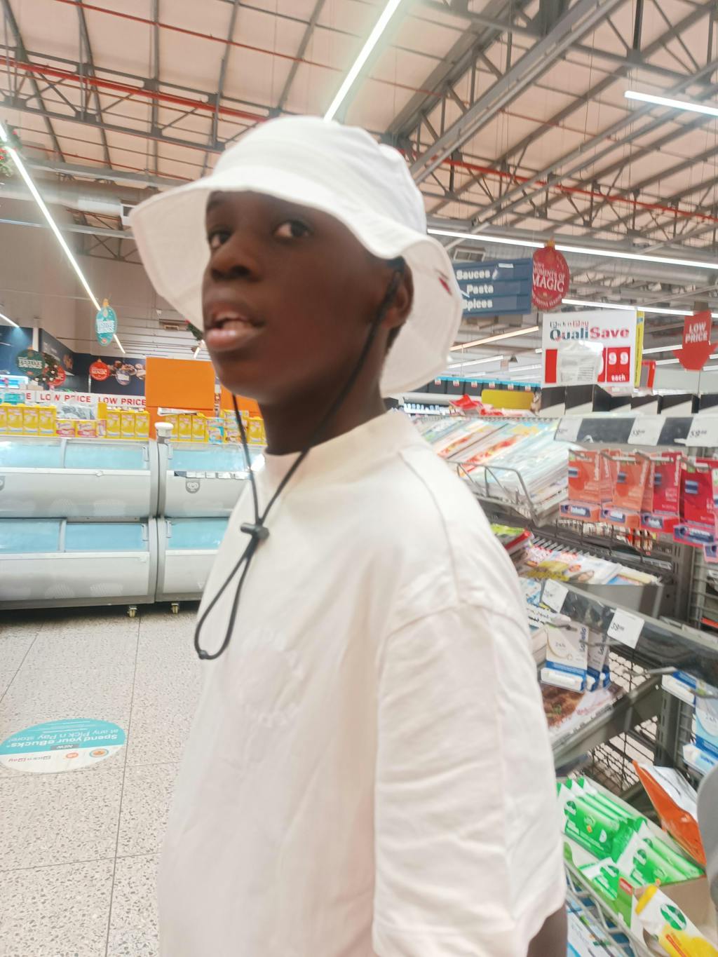 ESSENTIAL BUCKET HATS