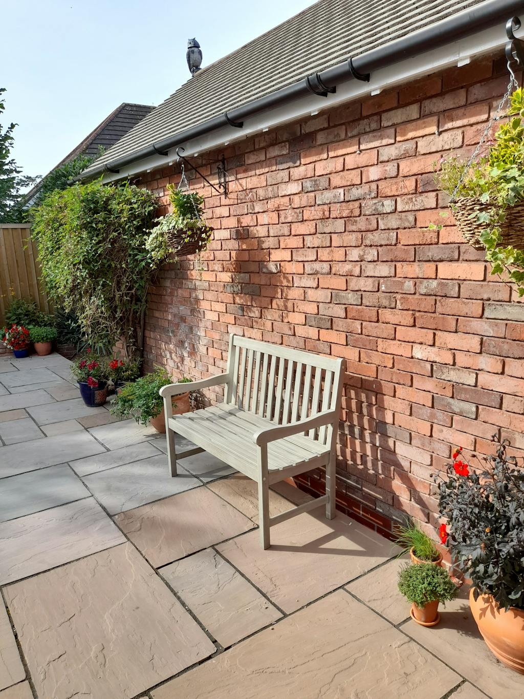 Repton Wooden Garden Bench | Farmhouse-Style Outdoor Seating – Gardenesque