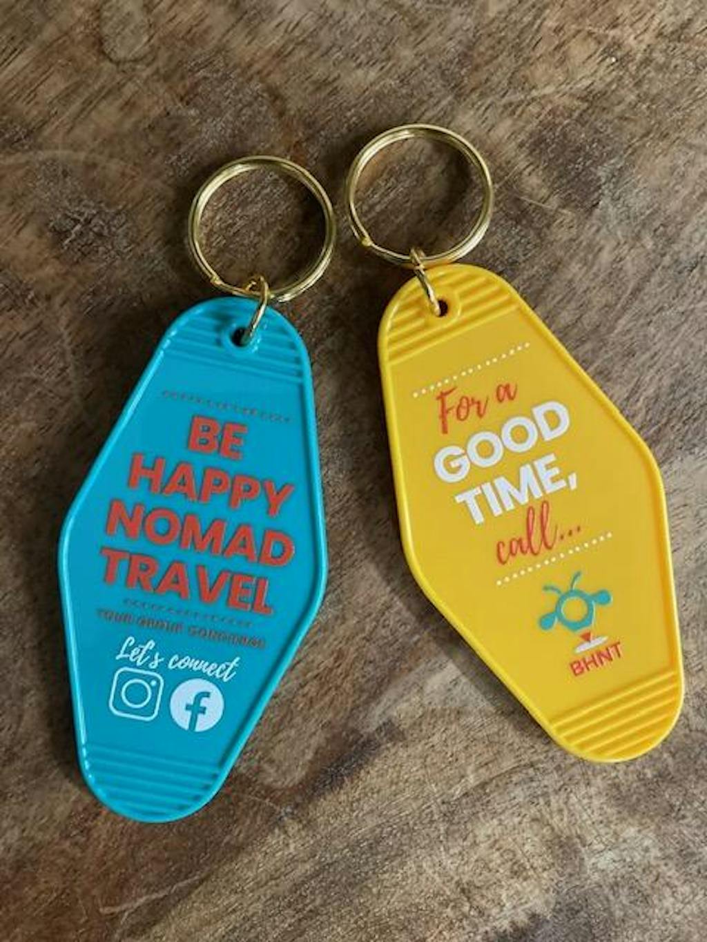 Custom Gold Foil Stamped Vintage Plastic Hotel Motel Key Tag Keychains ...