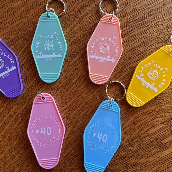 Custom Gold Foil Stamped Vintage Plastic Hotel Motel Key Tag Keychains ...