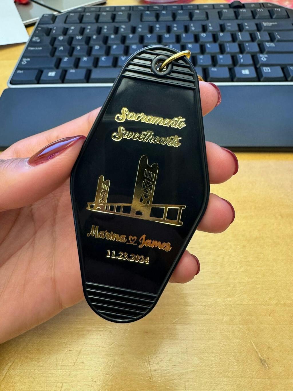 Custom Gold Foil Stamped Vintage Plastic Hotel Motel Key Tag Keychains ...