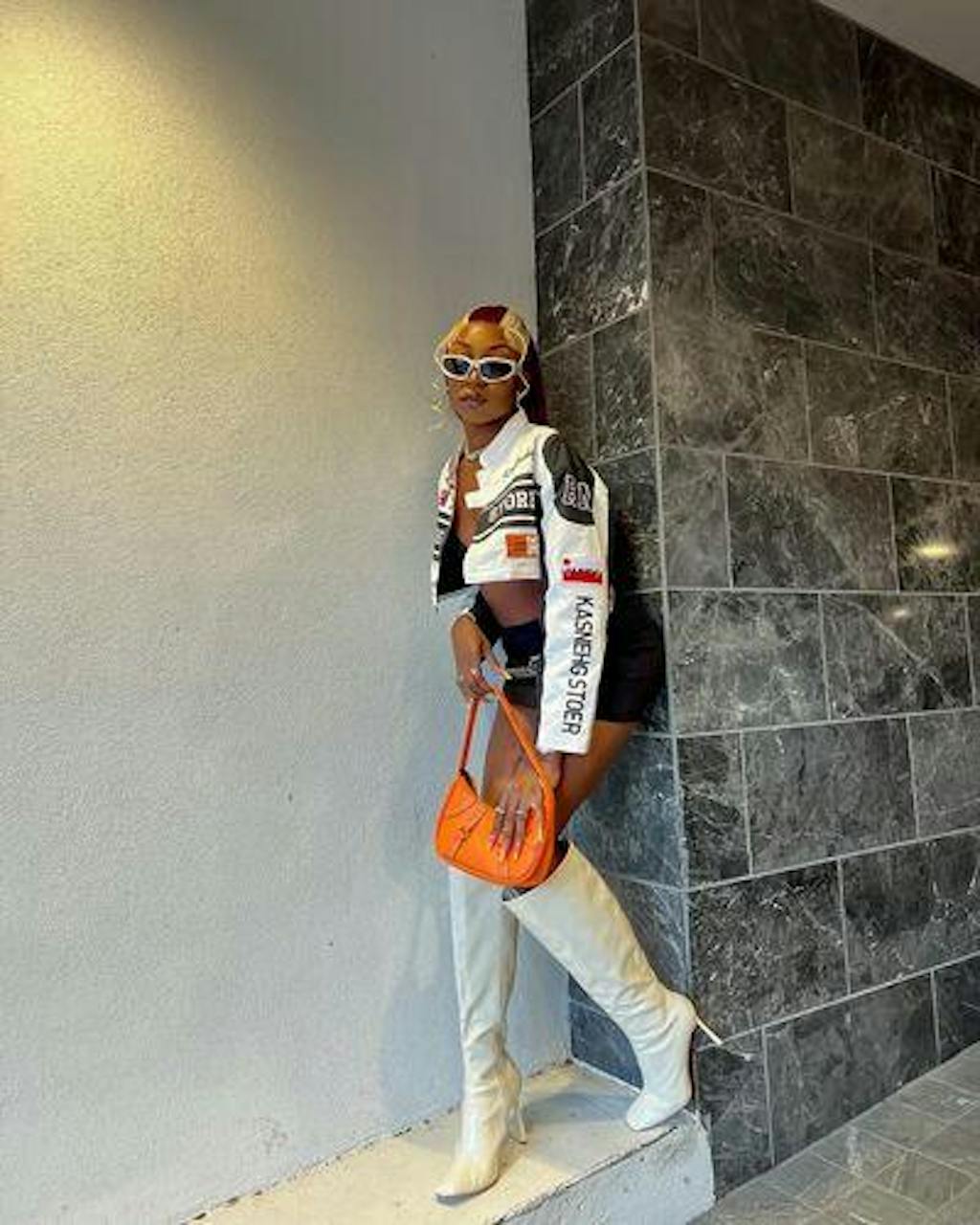 Geeta 13x4/4x4 Burgundy Hair HD Lace Wig With Blonde Highlights Skunk ...