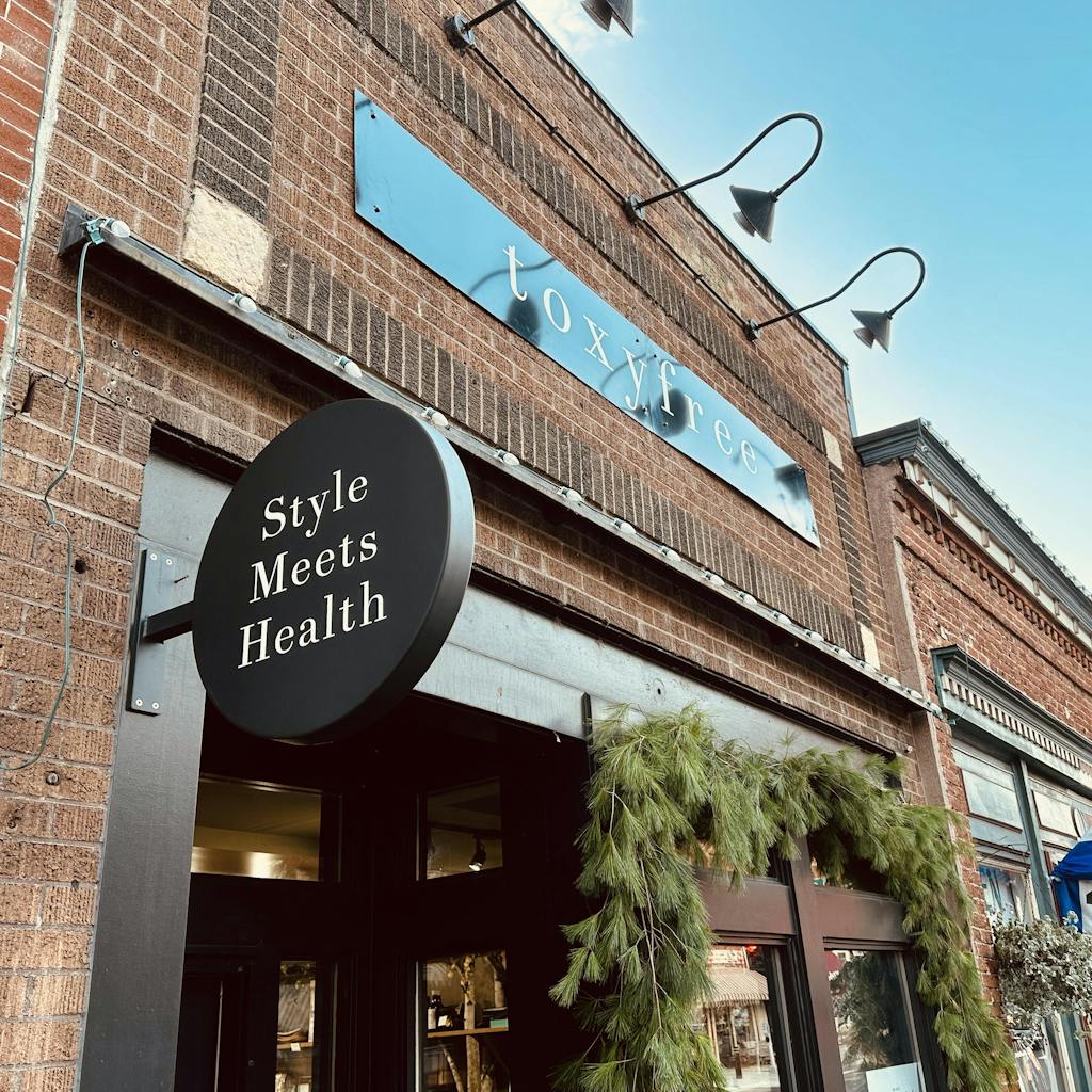 Round Shop Sign | Outdoor Business Signs | George & Willy – George and ...