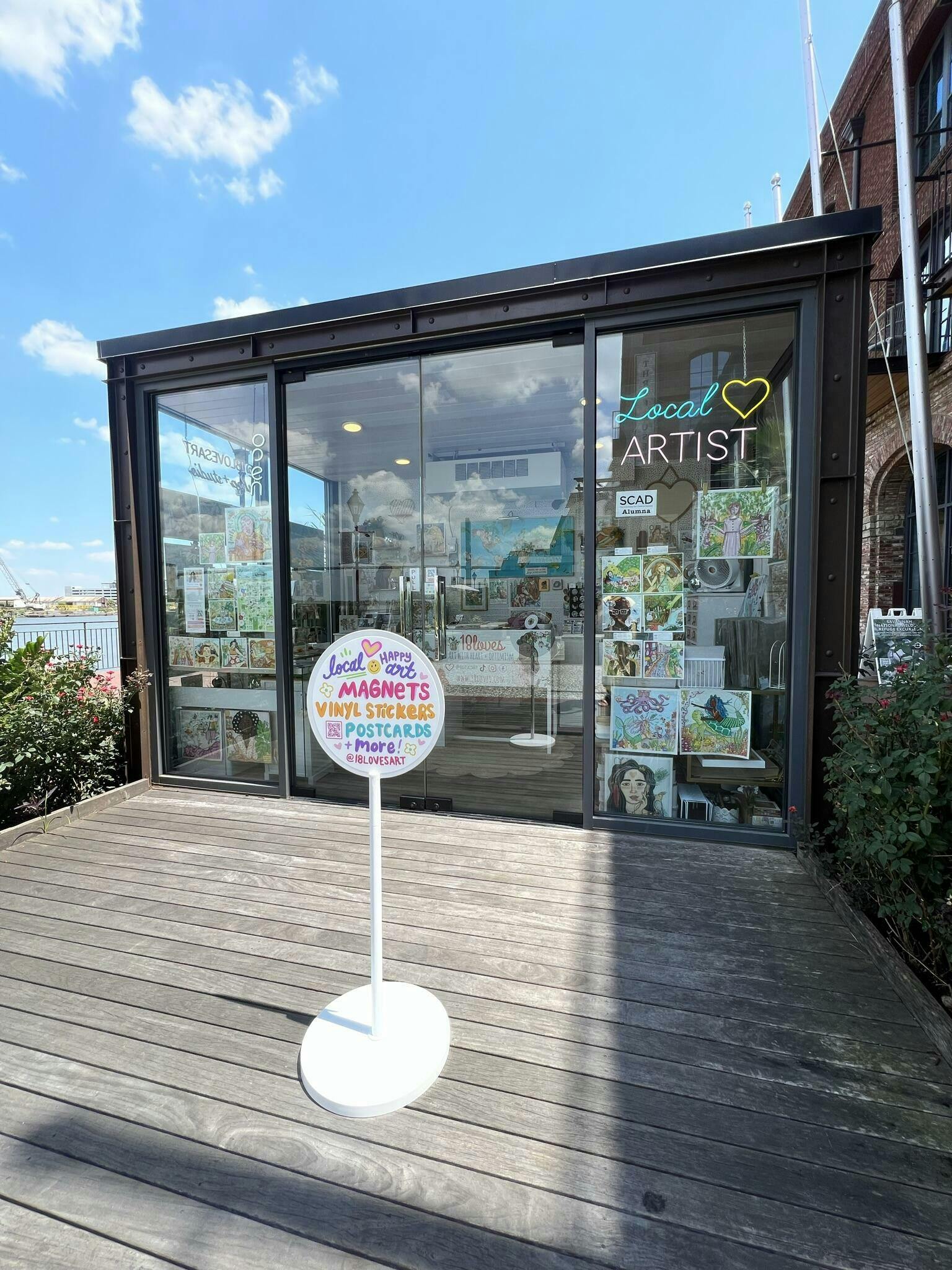 Standing Round Sign | Free-Standing Sidewalk Sign | George & Willy ...