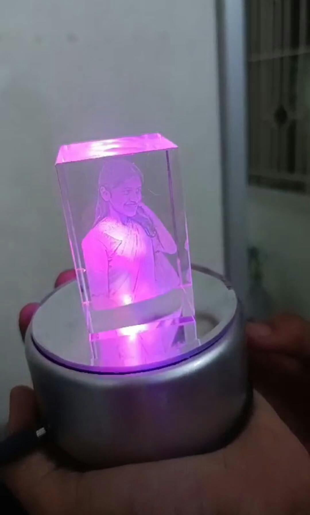 Elegant 3D Crystal Photo Cubes - Ultimate Anniversary Gift | Giftify