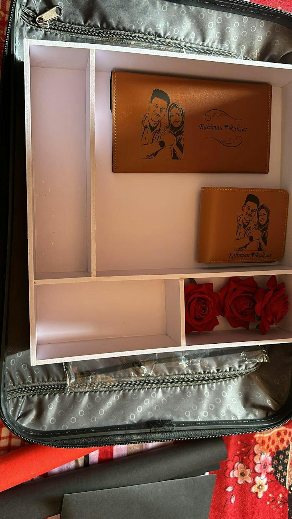 Customized Couple Wallets gift for Wedding,Anniversary | Giftify