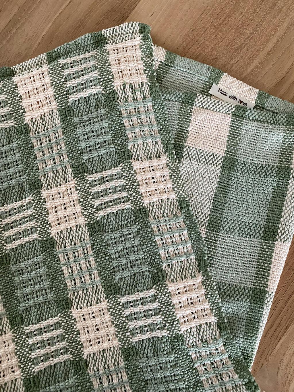 Spring Lace Table Set Pattern - Gist Yarn