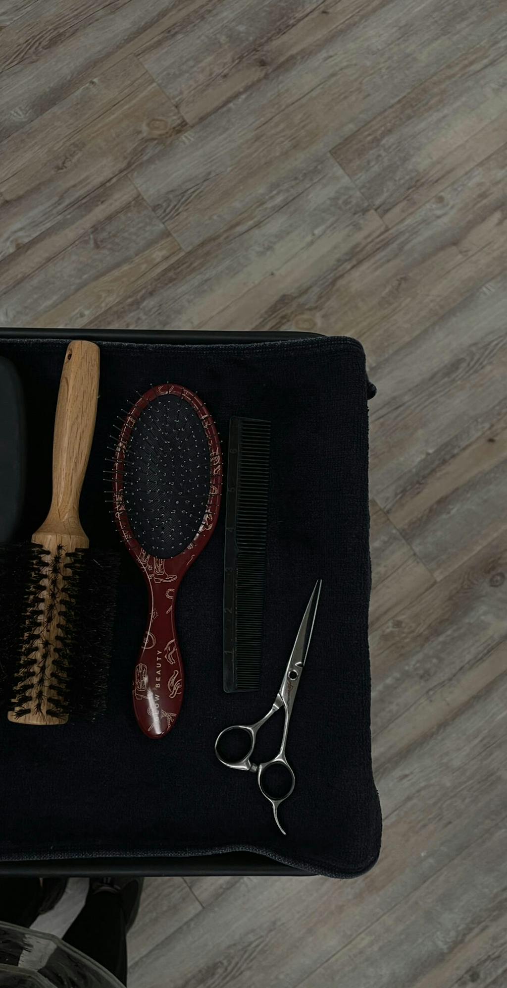 The Detangling Brush – Glow Beauty Hair